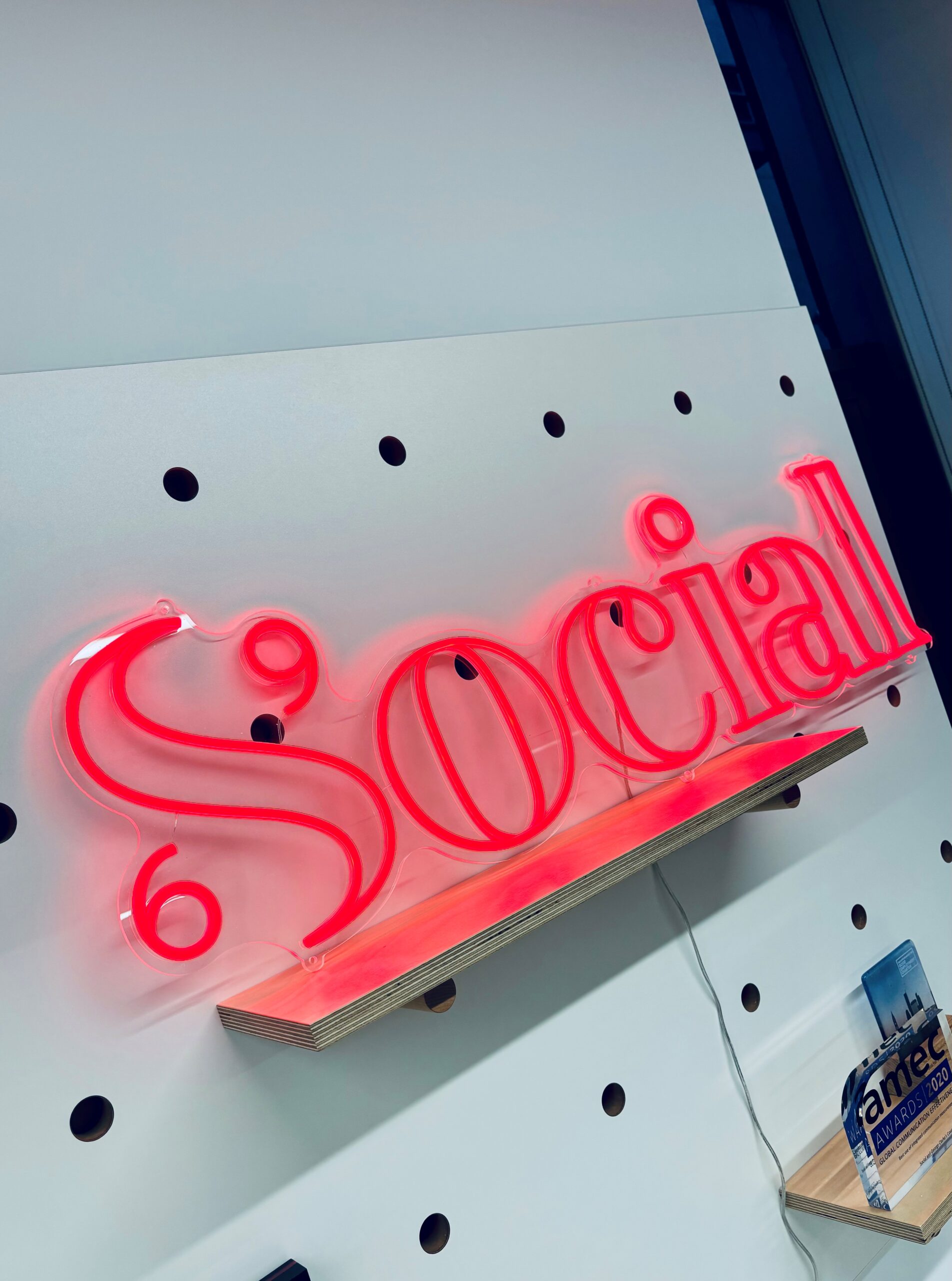 About us - Social